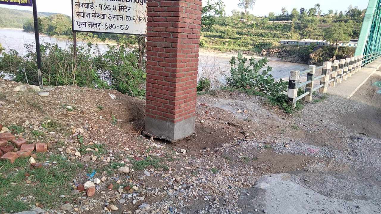 गेट निर्माणमा लापरवाही